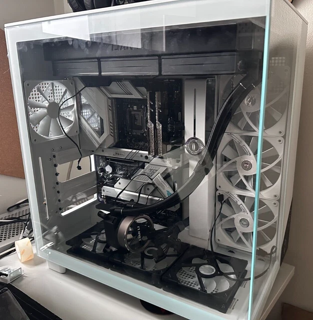 NZXT H9 FLOW White Dual-Chamber ATX Mid-Tower PC Gaming Case, case only ...