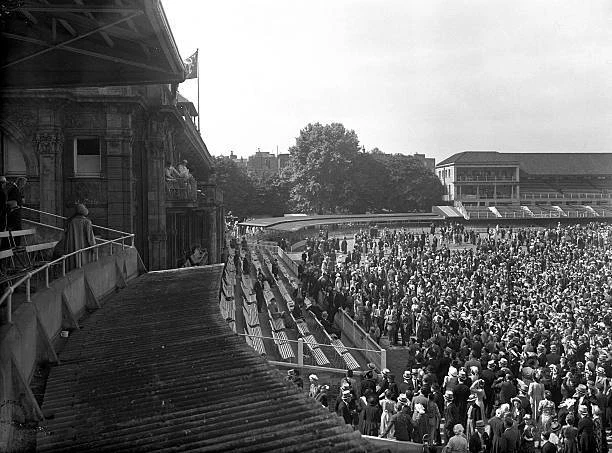 THE HUGE CROWD Which Gathered Outside The Pavilion 1949 OLD CRICKET ...