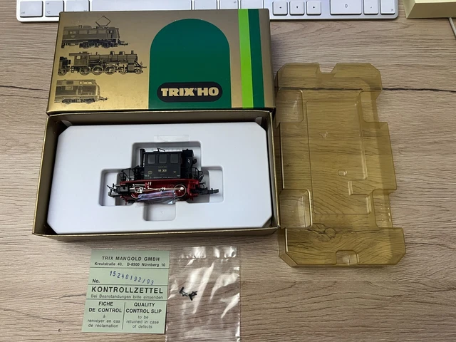 TRIX 22401 BR98 308 H0 Steam Locomotive Glass Box Only One Test Drive ...