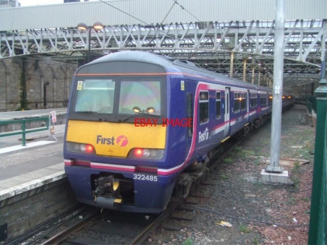 PHOTO CLASS 322 4-Car Emu No 322 485 Awaiting Departure For North ...