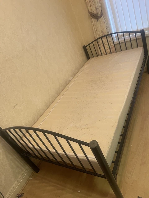 SINGLE BED WITH Used Memory Foam Mattress £40.00 - PicClick UK