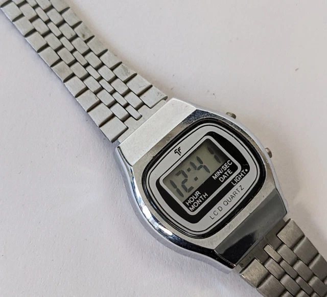 VINTAGE 1980S LCD Quartz Digital Ladies Watch With Bracelet Working £25 ...