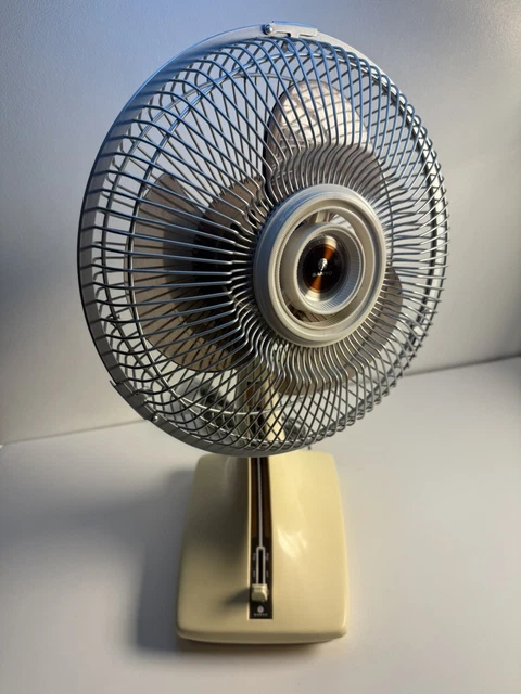 VINTAGE SANYO 12& Oscillating Blade Desk Table Fan 2 Speed EF-C9 CLEAN ...