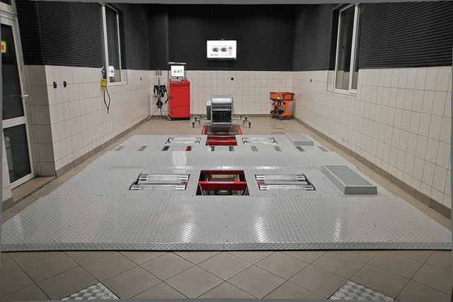 V-TECH DYNO 4X4 syncronised inertial AWD Rolling Road Chassis ...