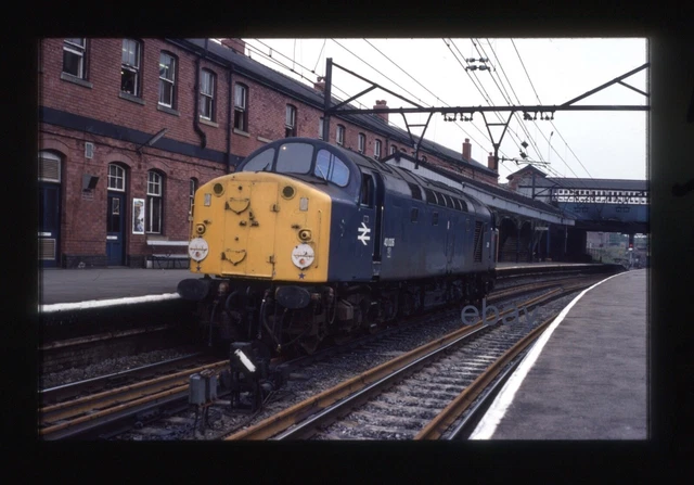 ORIGINAL 35MM SLIDE - Class 40 - 40006 light at Guide Bridge on 15.9.82 ...