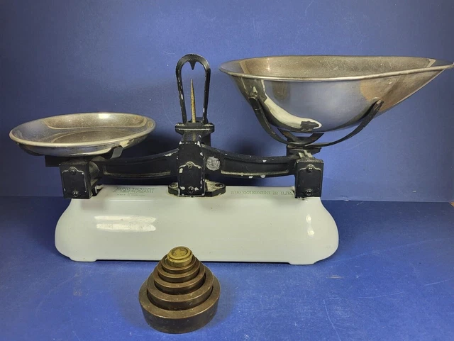 VINTAGE AVERY CAST Iron Enamelled Balance Scales & Pans + Full Set ...