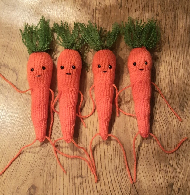 KEVIN THE CARROT Knitting Pattern - Aldi Character Christmas Decoration ...