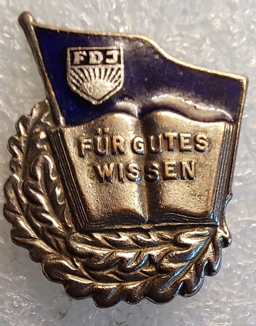 DDR ABZEICHEN AUSZEICHNUNG Nadel FDJ Abzeichen für gutes Wissen Silber ...
