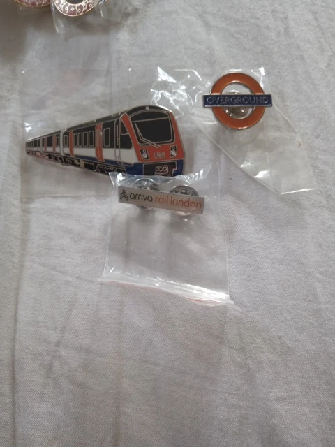 LONDON OVERGROUND RAILWAY Badges £7.68 - PicClick UK