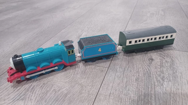THOMAS TRACKMASTER GORDON Train With Tender, battery operated. Old ...