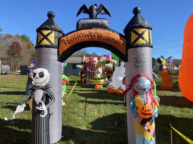 GEMMY AIRBLOWN INFLATABLE Nightmare Before Christmas Jack And Sally ...