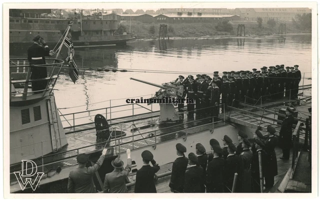 ORIG. FOTO INDIENSTSTELLUNG U-Boot U-504 im Hafen HAMBURG Kommandant ...