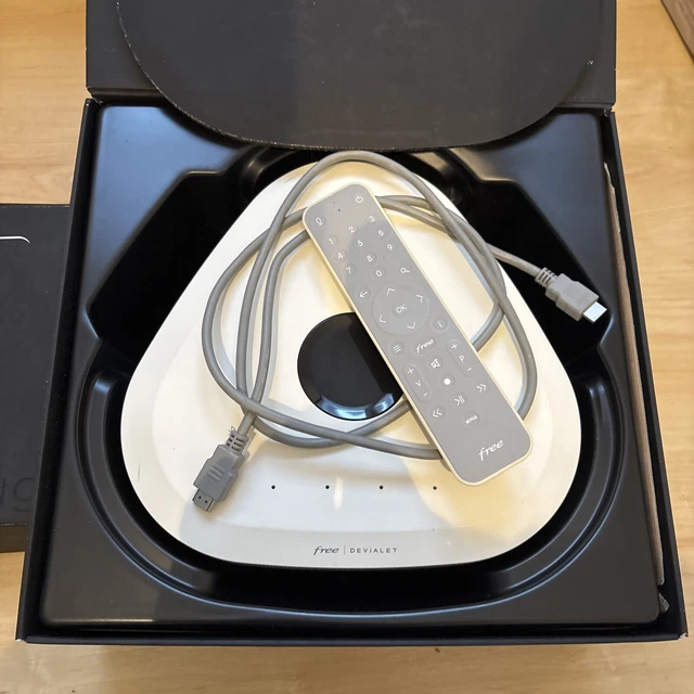 FREEBOX DEVIALET SANS alimentation, avec télécommande et cable HDMI EUR ...