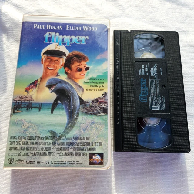 FLIPPER (VHS, 1996) Clamshell Paul Hogan Elijah Wood Flipper the ...