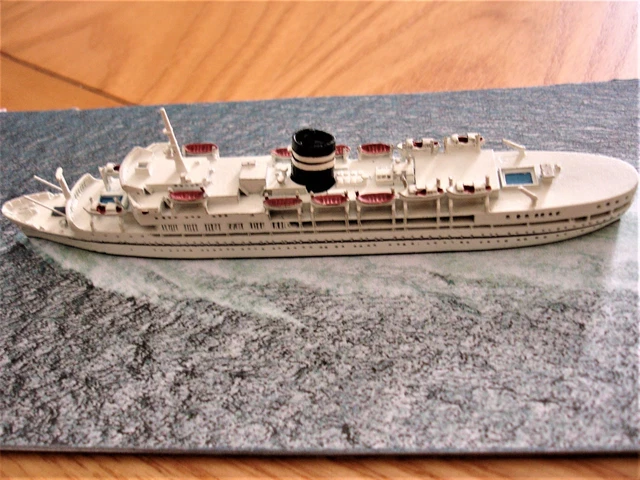 WATERLINE MODEL SHIP SS UGANDA ( ex ) by Albatros £69.00 - PicClick UK