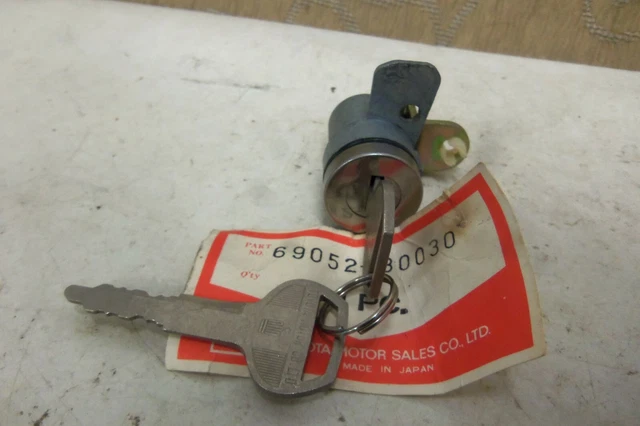 NOS GENUINE TOYOTA トヨタ Crown Lh Front Door Cylinder Key Set # 69052 ...