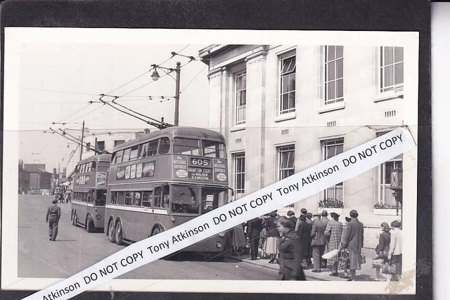 LONDON TRANSPORT - Q1 Type Trolley Bus No. 1775 @ Wimbledon - Photo ...