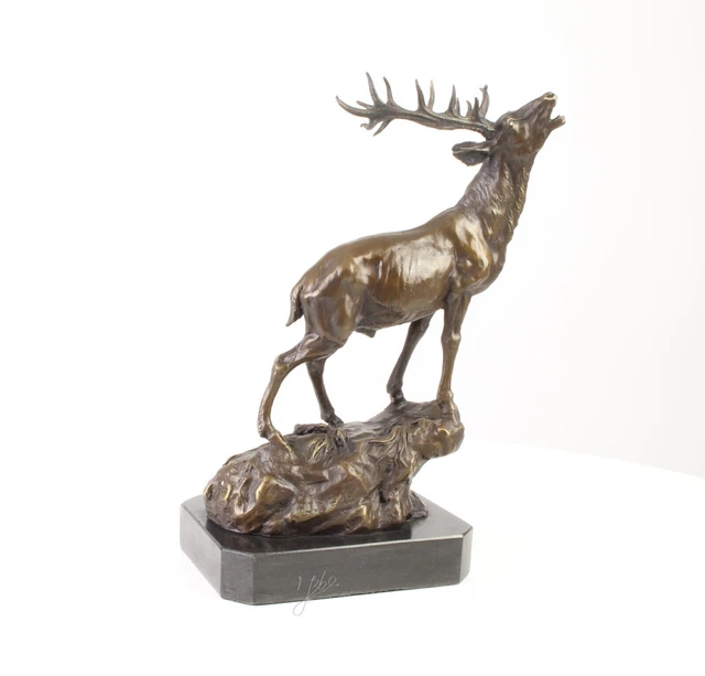 GROSSARTIGE BRONZESKULPTUR RÖHRENDER Hirsch, Figur, auf Marmorsockel ...