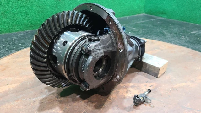 TOYOTA HILUX DIFF Differential Centre Rear, 2.8, Diesel, Manual T/M, 3. ...