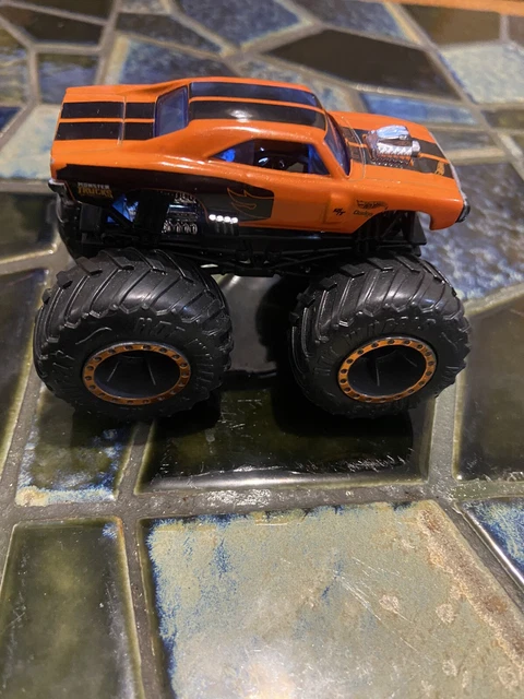 HOT WHEELS MONSTER Jam Dodge Charger R/T Monster Truck Die Cast 1:64 ...