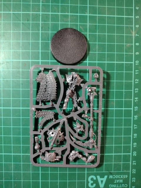 WARHAMMER 40K Necron Overlord Sprue and base £12.00 - PicClick UK