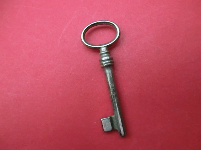 ALTE SCHLÜSSEL - schöner alter Möbelschlüssel - Schrankschlüssel -Eisenschlüssel EUR 3,20 ...
