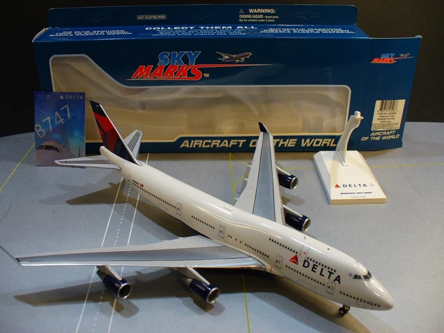 1:200 DARON SKYMARKS ENHANCED Delta Boeing 747-400 W/Gear N665US SKR508 ...