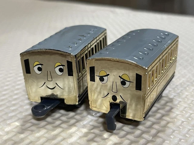 KAPSEL PLARAIL THOMAS Shiny Annie & Clarabel 2003 Popular Friends ...