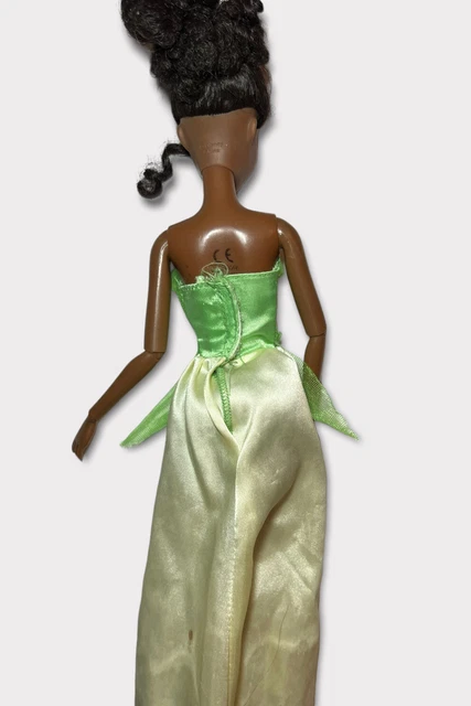 DISNEY PRINCESS AND the Frog Barbie Doll Tiana African American ...