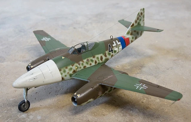 MESSERSCHMITT ME 262 A-1a III./JG 7 Prag 1945 Gebautes Revell-Modell 1/ ...