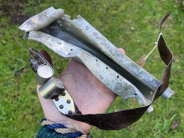 WW2 1940 SUPERMARINE Spitfire Tank Strap/relic, R6597, 152 Sqn (P/O ...