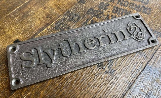 HARRY POTTER. HOGWARTS SLYTHERIN HEAVY CAST METAL door Sign. £12.99 ...
