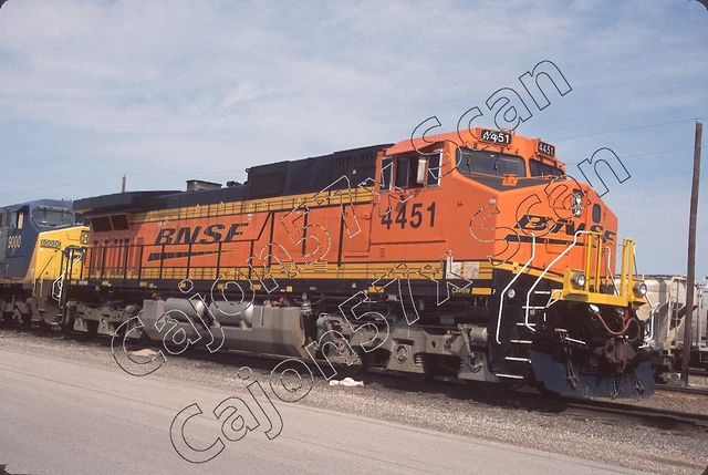 ORIGINAL OBJEKTTRÄGER - BNSF C44-9W 4451 H3 Nachlackierung bei Eola, IL.4/13 EUR 3,75 - PicClick DE