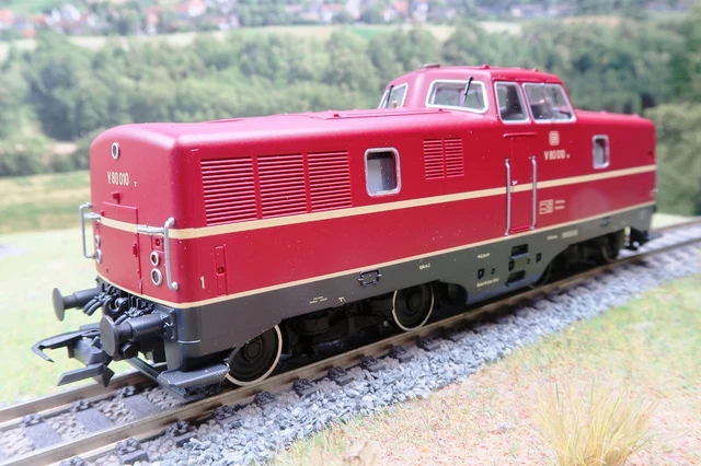 ROCO SPUR H0 63380 Diesellok BR V 80 010 der DB Ep.III altrot mit 8-pol. DSS OVP EUR 119,95 ...