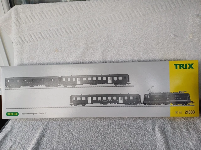 TRIX HO 21333 SBB Commuter Train Electric Loco Class Re 4/4 11332 ...