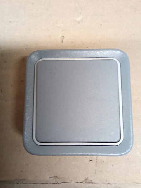 LEGRAND PRISE PLEXO 069731 et va et vient 069711 2x2 pcs EUR 20,00 ...