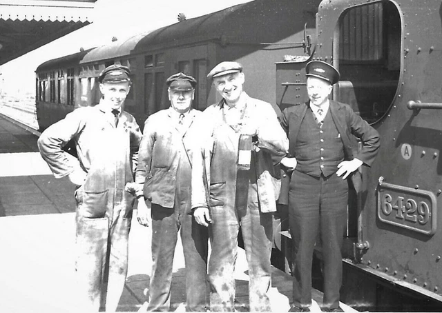 VINTAGE PHOTO BRITISH GWR Train 6429 Staff Workers Friends Railway ...