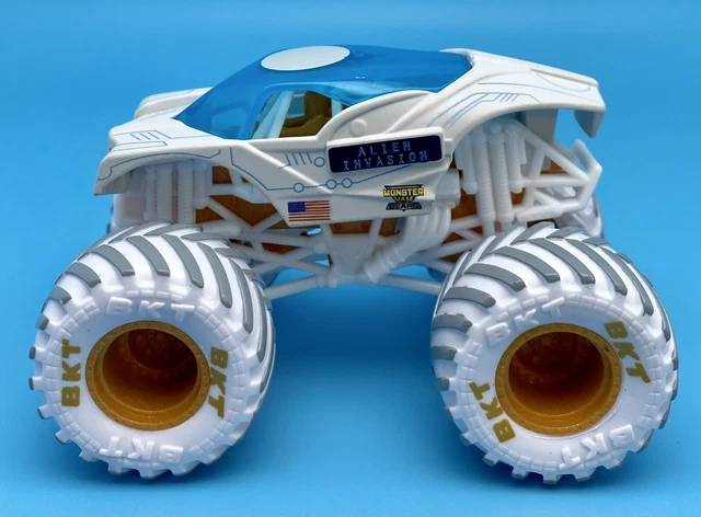 MONSTER JAM MONSTER Truck ALIEN INVASION 1:64 Gears and Galaxies ...