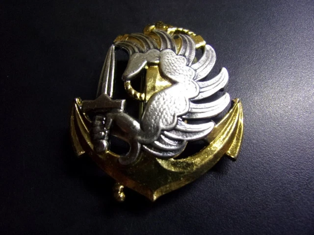 COIFFURE . INSIGNE de Beret - Parachutistes RPIMa . EUR 6,00 - PicClick FR