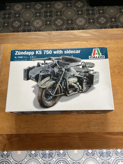 ZUNDAPP KS 750 with sidecar - 1/9 scale model kit made by Italeri EUR ...