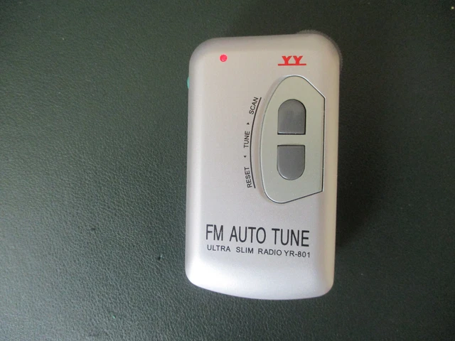 WALKMAN FM AUTO Tune Ultra Slim YR 801 mit 2 versch. Kopfhörern in TOP ...