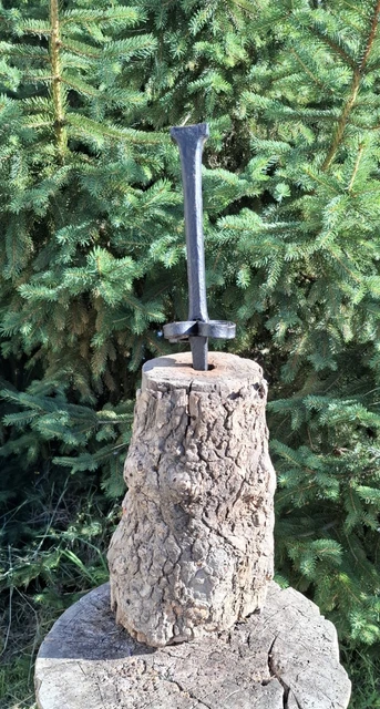 ENCLUME DE FAUCHEUR outil ancien enclumette bigorne sur gros socle bois ...