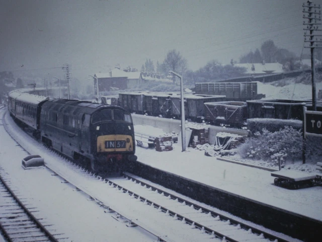 COLOUR RAIL SLIDE No:DE456-BR Diesel Locomotive No:D832 at Torre ...