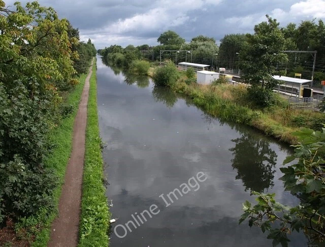 PHOTO 6X4 BRIDGEWATER Canal and Timperley Station Altrincham A ...