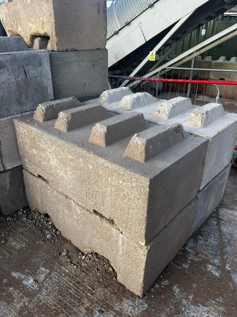 INTERLOCKING CONCRETE LEGO Block Folk Truck £60.00 - PicClick UK