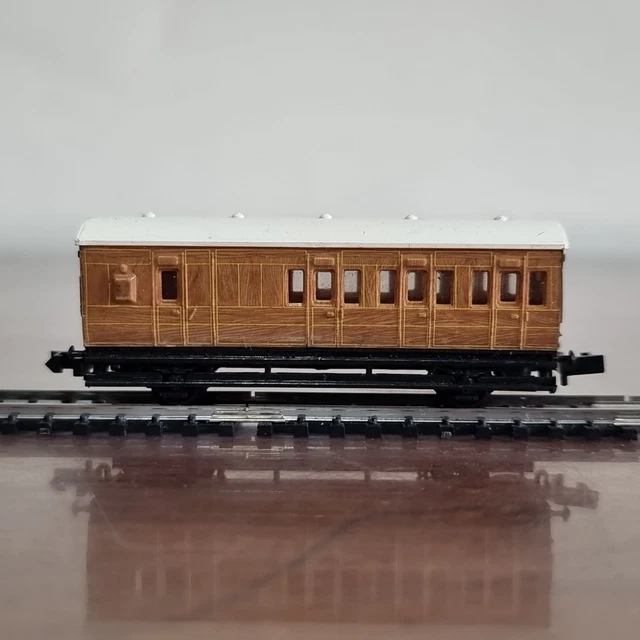 GRAHAM FARISH 0665 N Gauge 4 Wheeled Coach Teak Unboxed £19.99 ...