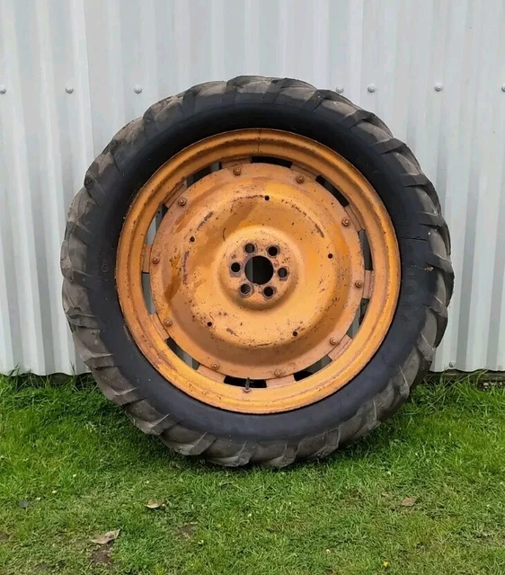 FORDSON MAJOR E27N - Rear Wheel Rim Centre & Tyre - 10 Holes - Vintage ...