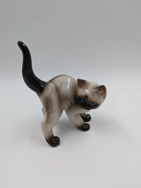 Siamese Cat Kitten Ceramic Figurine Ornament Arched Back Blue Eyes