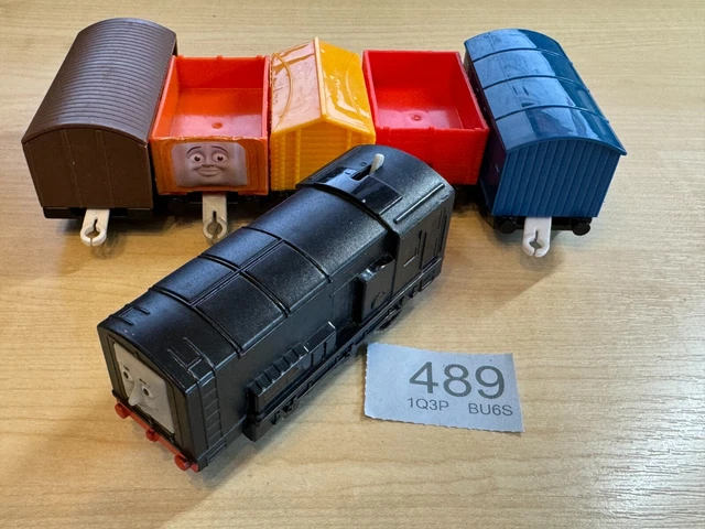 MOTORISED TRACKMASTER THOMAS & Friends Tank Engine Diesel and 5 x ...