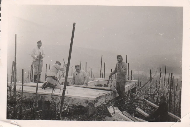 PHOTO SOLDAT ALLEMAND WW2 construction d'un baraquement - 3356 EUR 1,50 ...